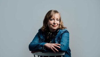Recension: Henrika Ringbom skriver mångsidigt om skapandet | Demokraatti.fi